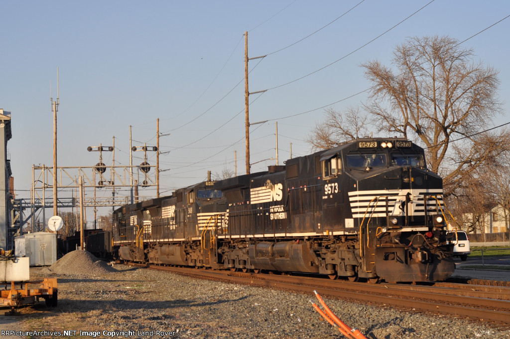 NS 9573 On NS 60 C Eastbound